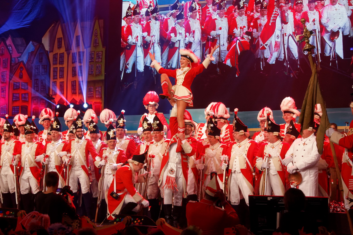 Rote Funken feiern 2. Mädchensitzung im Gürzenich – Kölsche-Fastelovend.de